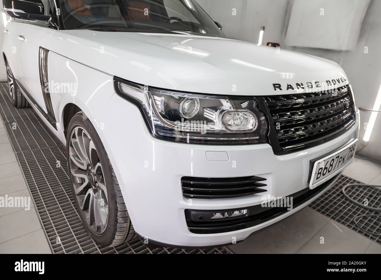 Range rover autobiography hi-res stock photography and images - Alamy