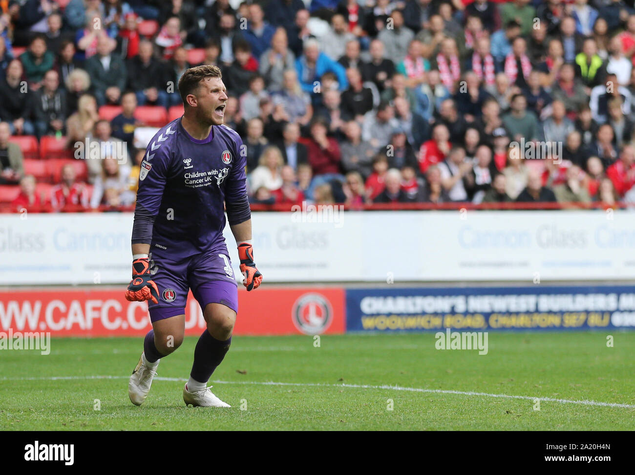 Goalkeeper dillon phillips hi-res stock photography and images - Alamy