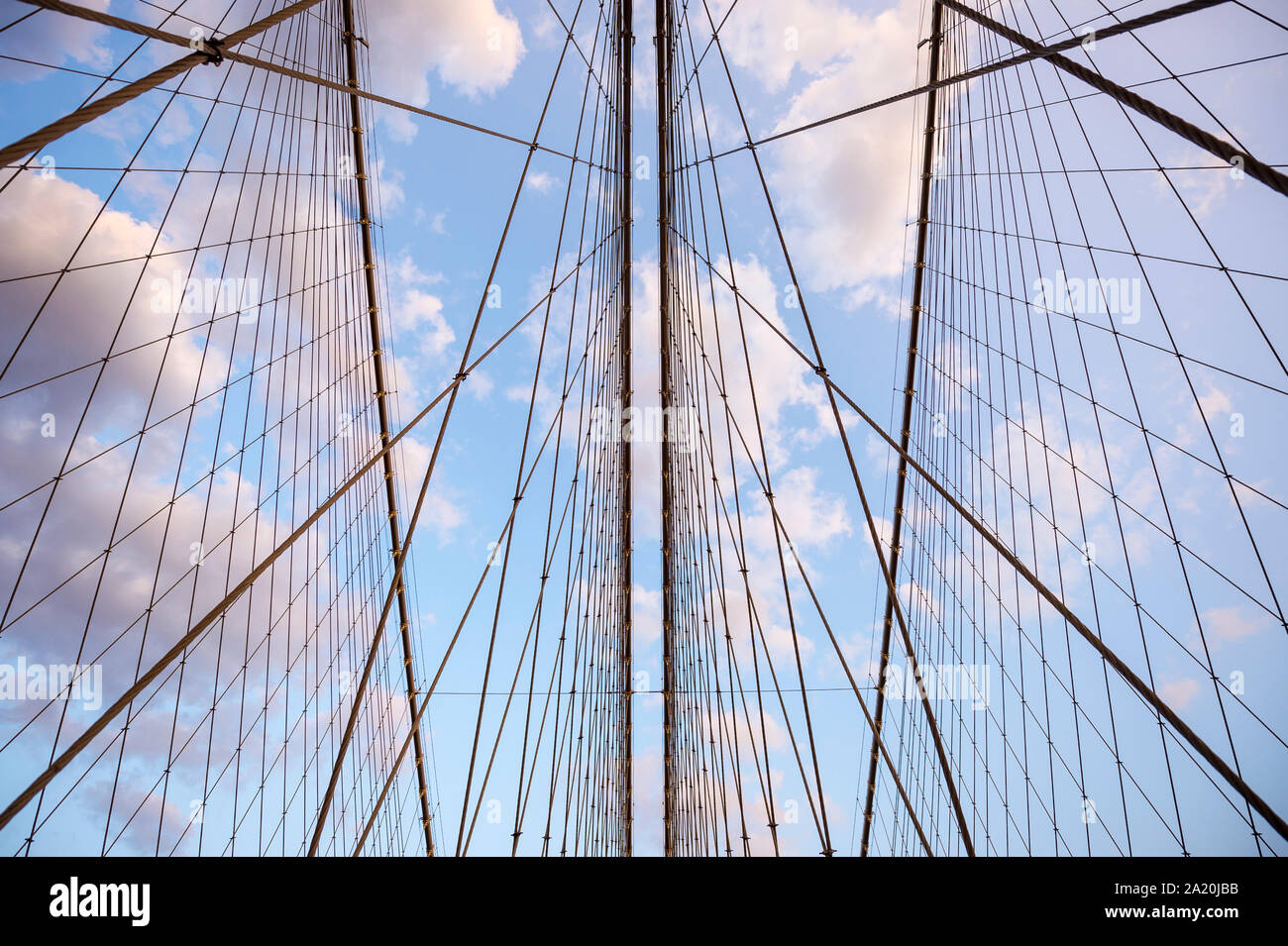 Cables cross hi-res stock photography and images - Alamy