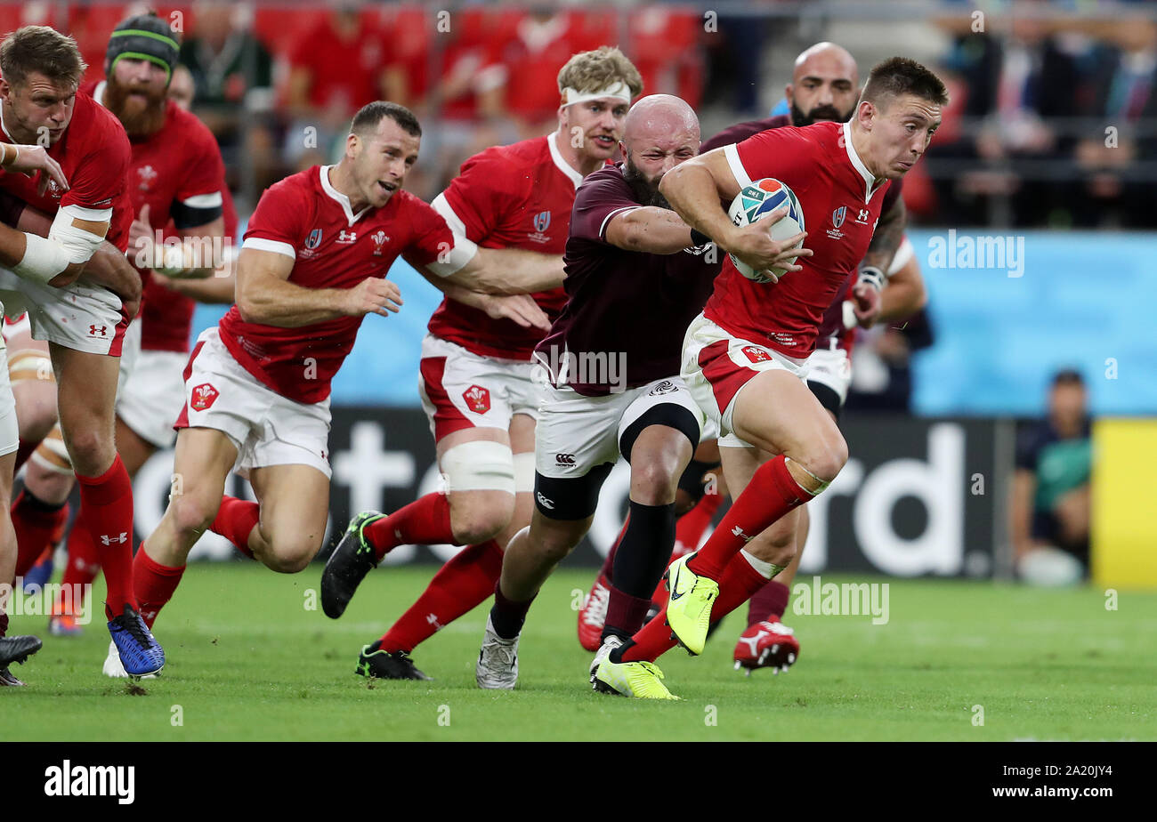 Half length mid rugbyu wales hi-res stock photography and images - Alamy