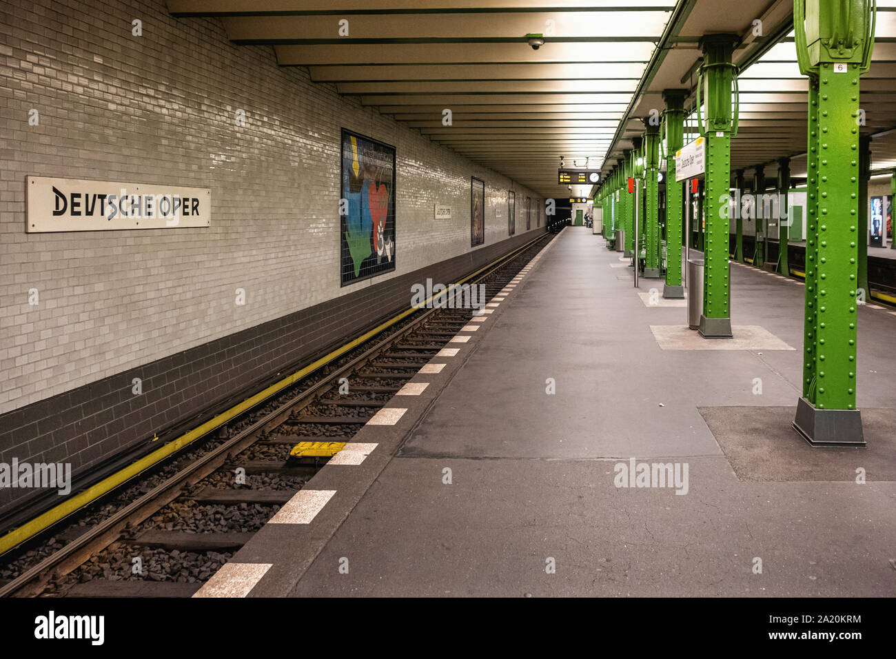 Deutsche Oper U-Bahn Underground railway station interior designed by ...