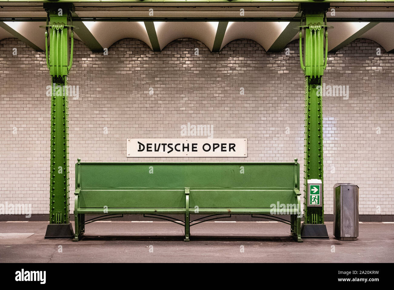 Deutsche Oper U-Bahn Underground railway station interior designed by ...