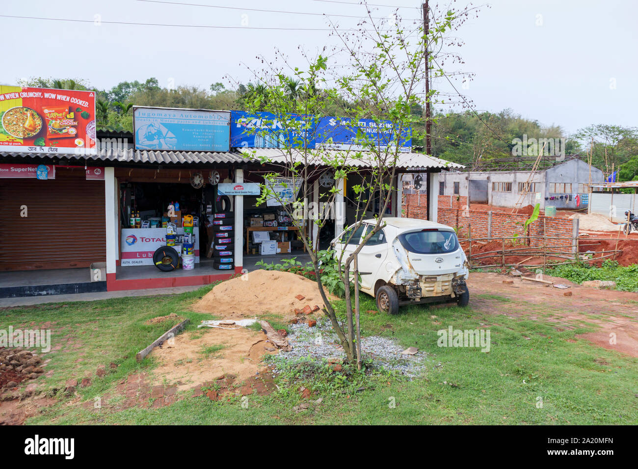 India car repair hi-res stock photography and images - Alamy