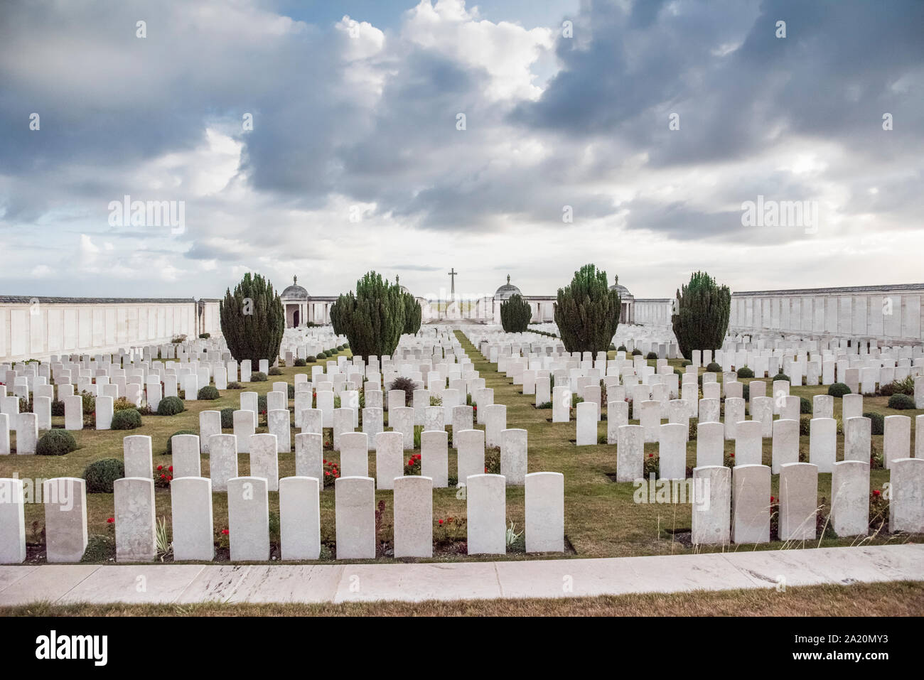 CWGC Loos Memorial and Cemetery at Dud Corner near Lens commemorating ...