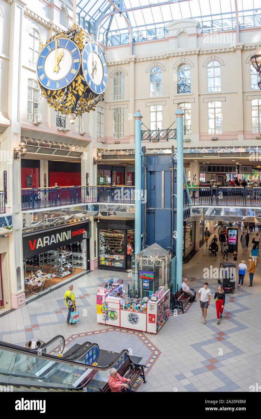 Atrium shopping centre hi-res stock photography and images - Alamy