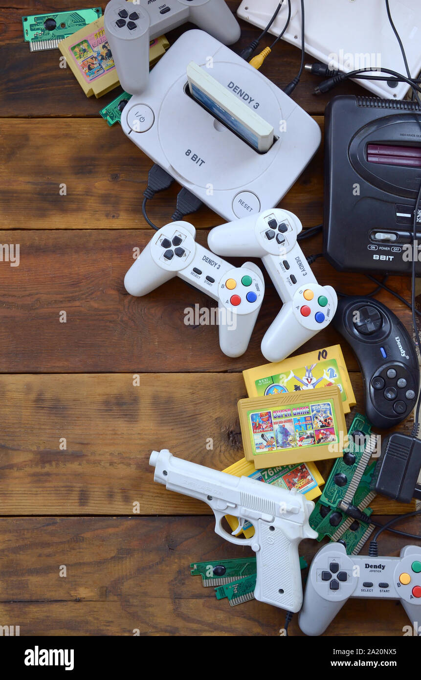 Nintendo nes kids hi-res stock photography and images - Alamy