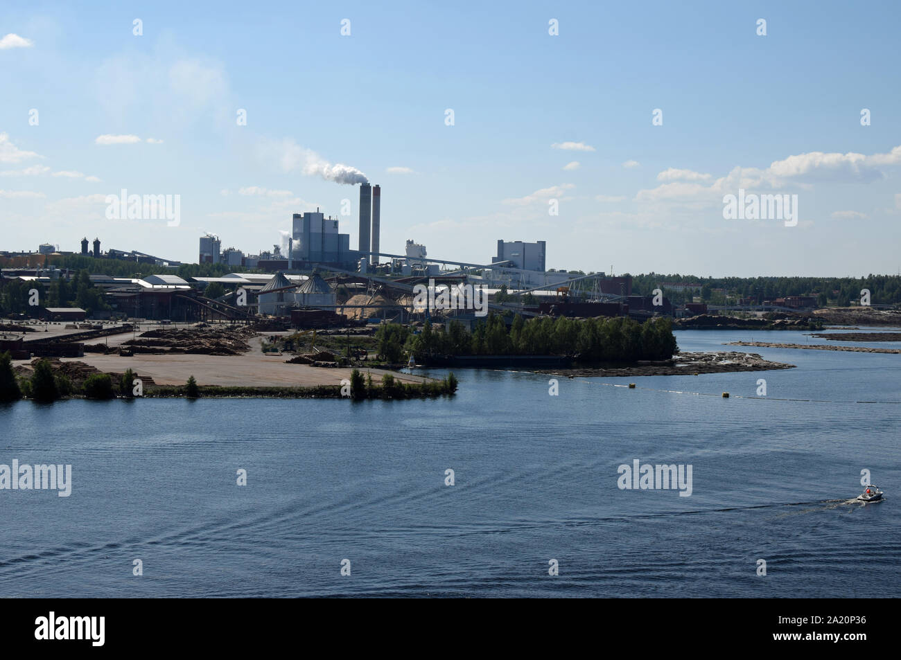 Pulping hi-res stock photography and images - Alamy