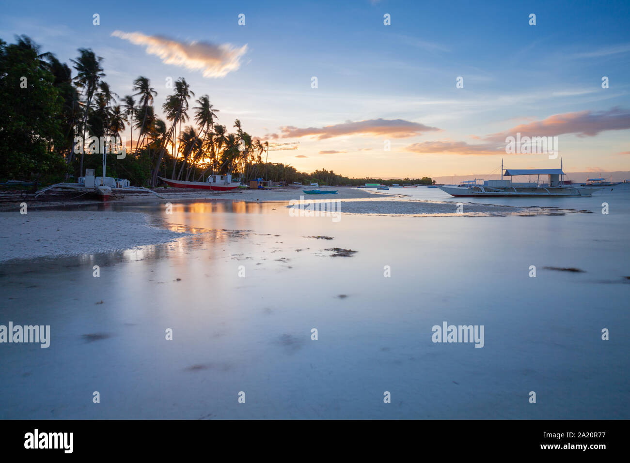 Traditional Filipino Bangka boats on the beach, Panglao, Philippines ...