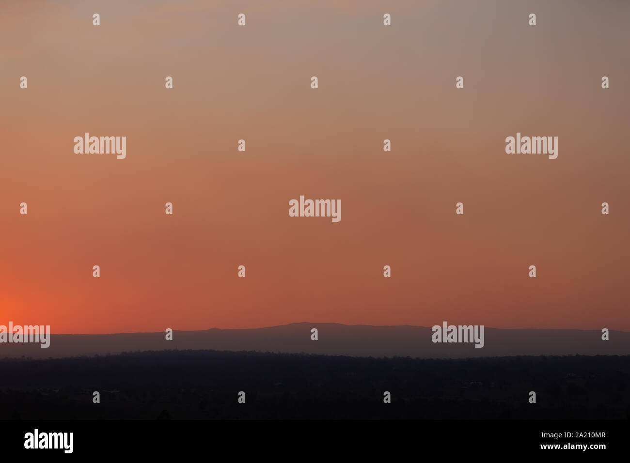 Mountain blocking the sun hi-res stock photography and images - Alamy