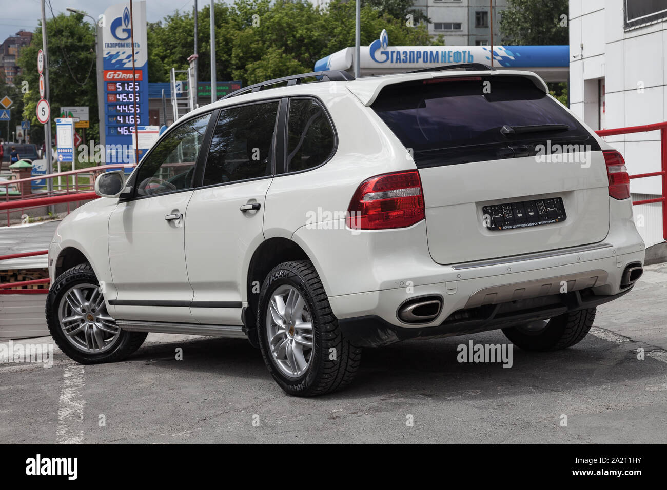Novosibirsk, Russia - 07.10.2019: Rear view of Porsche Cayenne 957 2007 ...