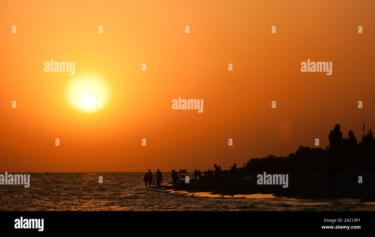 Beautiful sunset waving sea hi-res stock photography and images - Alamy