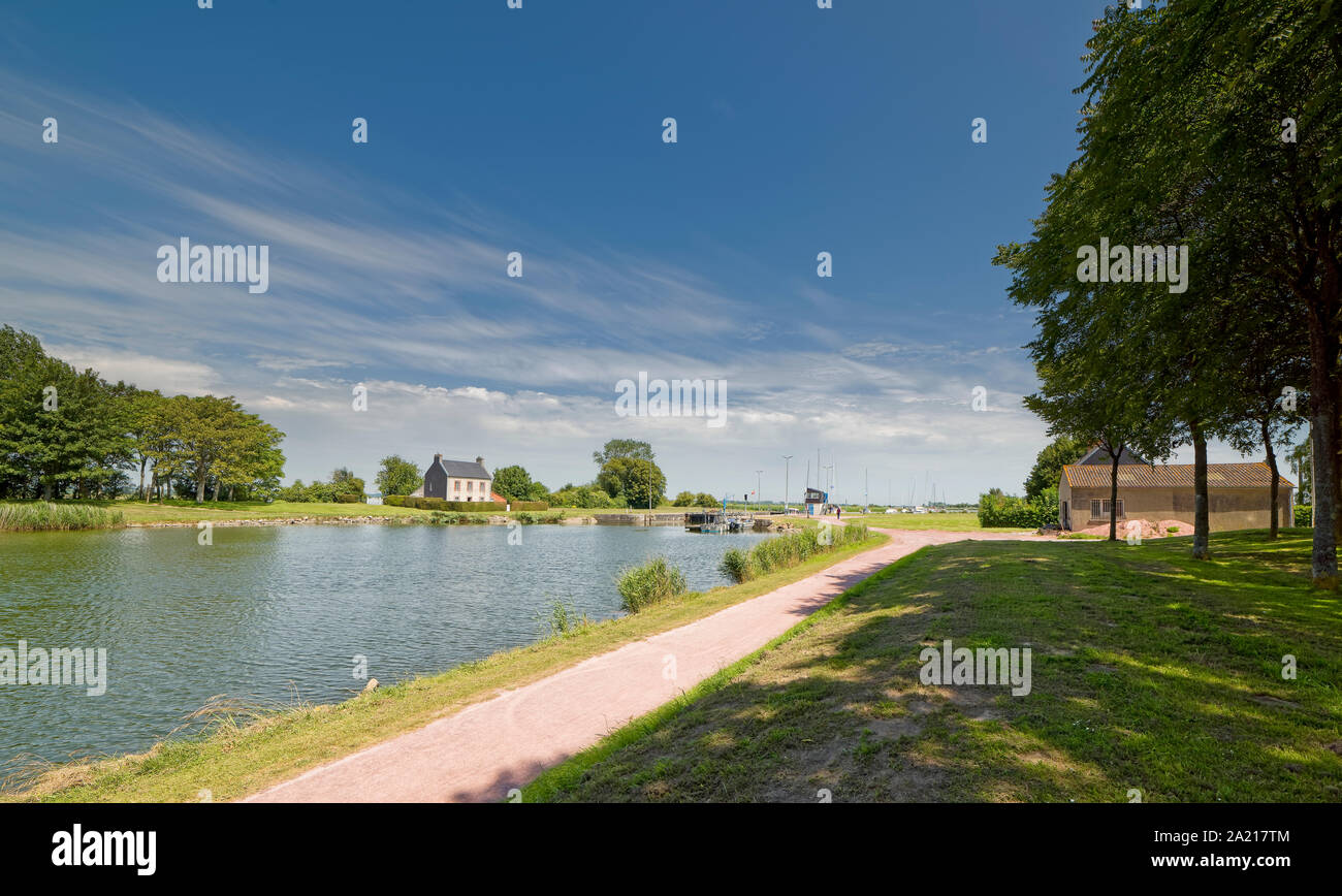 Carentan canal lock hi-res stock photography and images - Alamy