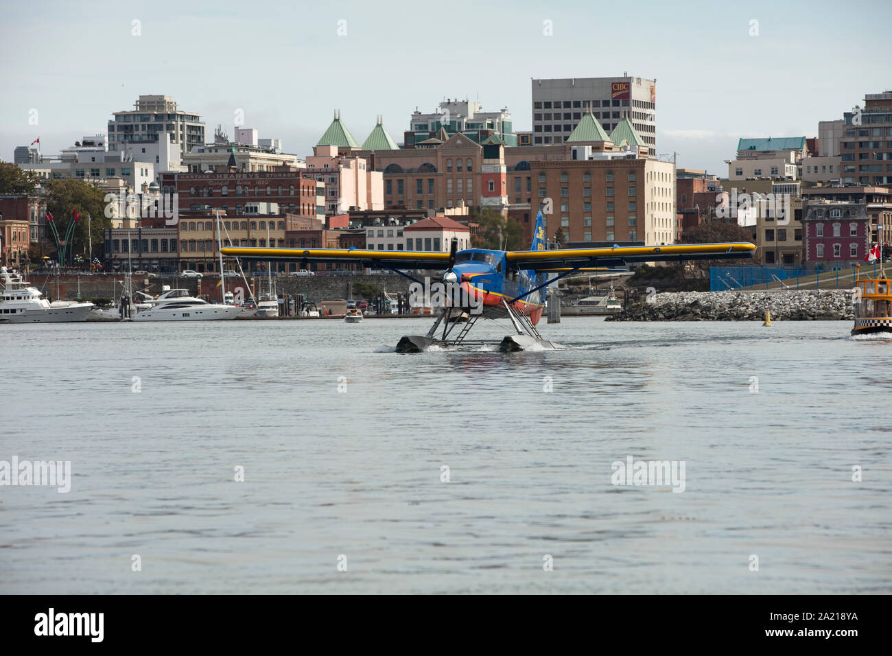 Seaplane starting from the harbor in Nanaimo Stock Photo - Alamy