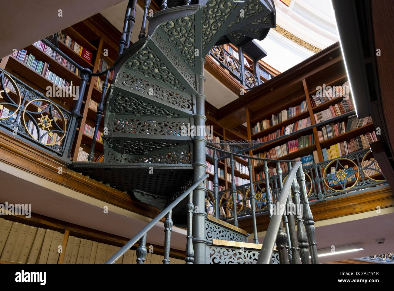 Iron spiral staircase hi-res stock photography and images - Alamy