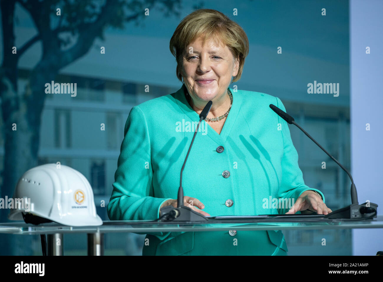 Frankfurt Am Main, Deutschland. 26th Sep, 2019. Dr. Angela MERKEL ...