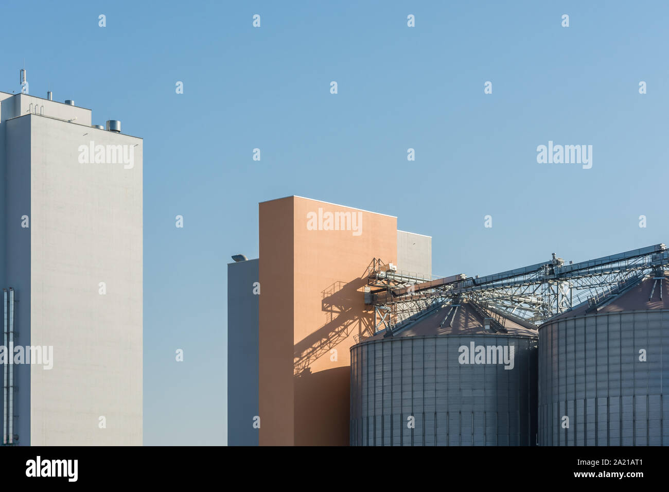 Factory Silos Plant Silo High Resolution Stock Photography and Images ...