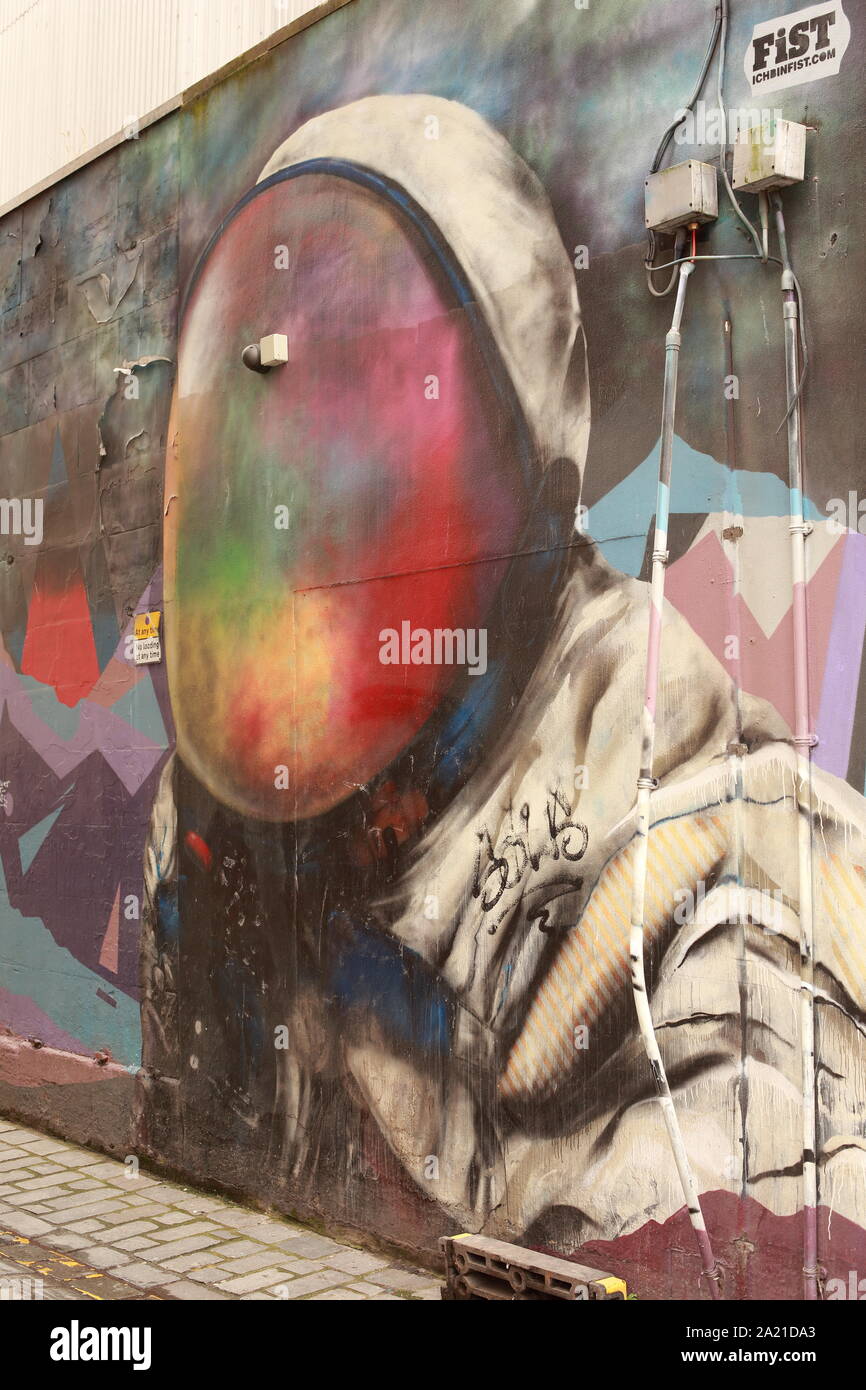 Spaceman mural hi-res stock photography and images - Alamy