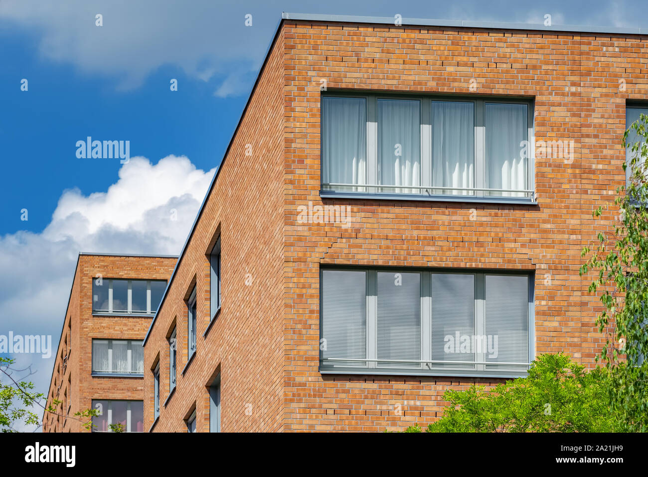 Modern brick residential building hi-res stock photography and images ...