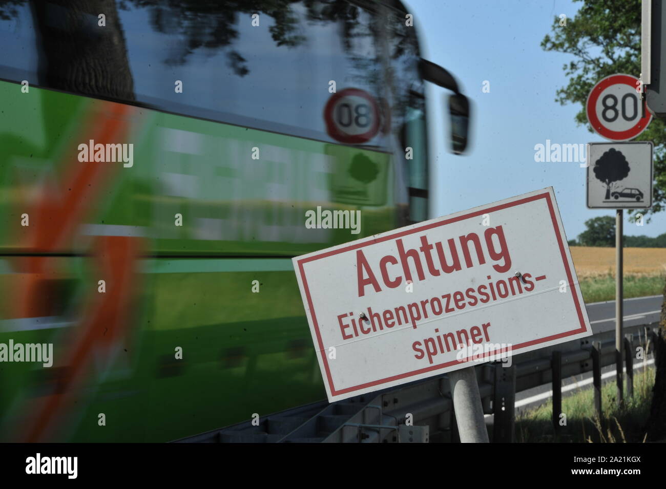 Oak processionary moth warning sign hi-res stock photography and images ...