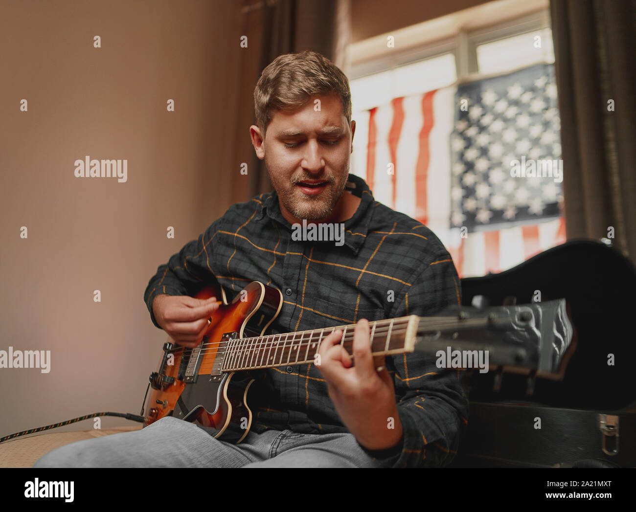 Handsome american hi-res stock photography and images - Alamy