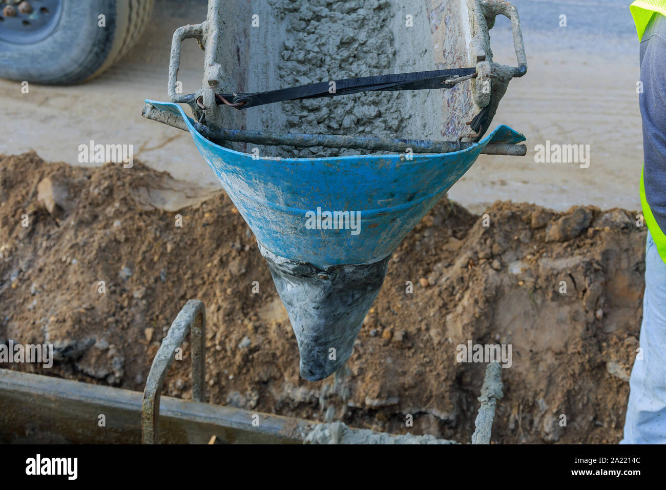 Curdstone installation, filling of borders with concrete installed ...