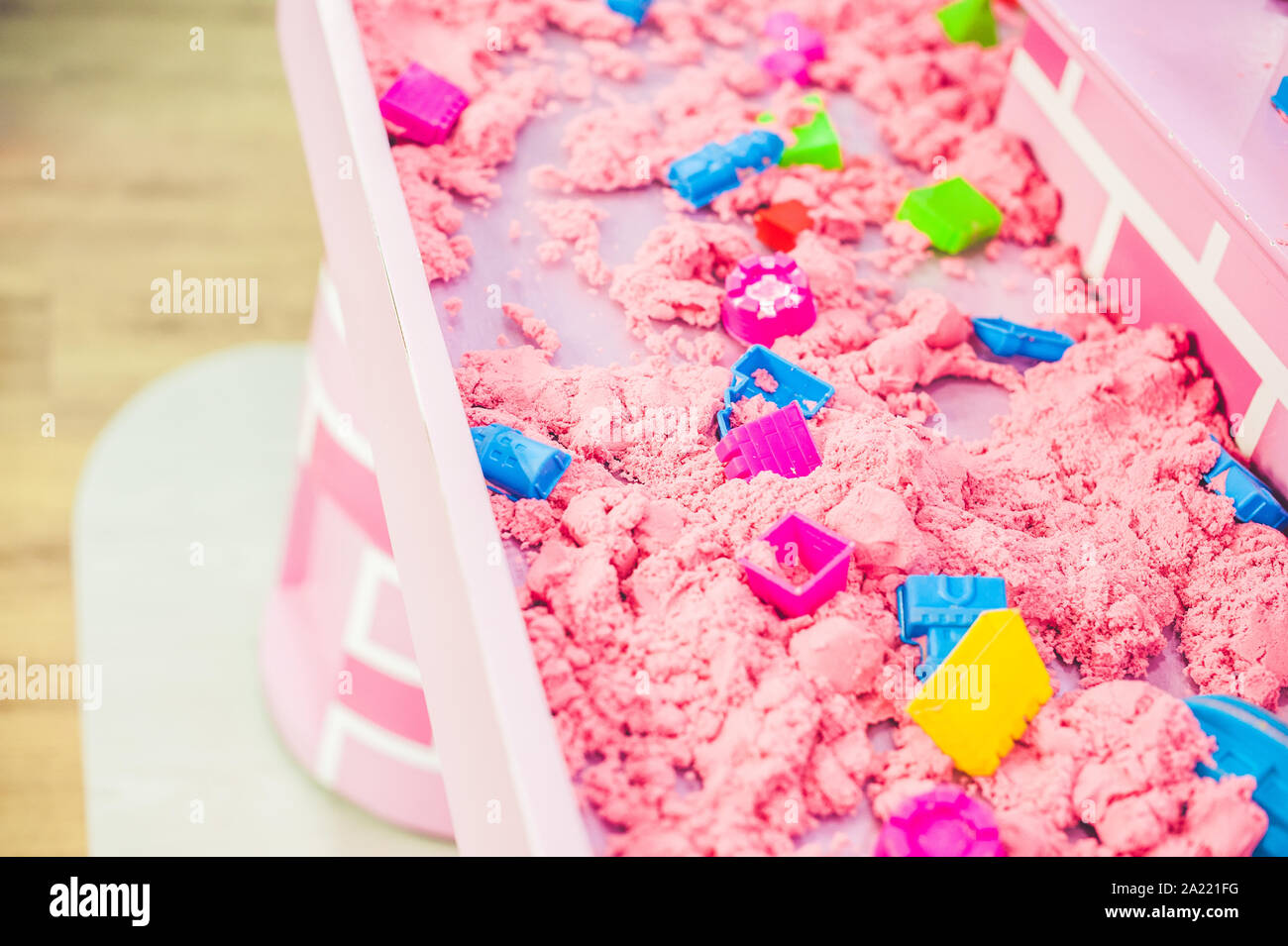 Figures from the pink kinetic sand The development of fine motor ...