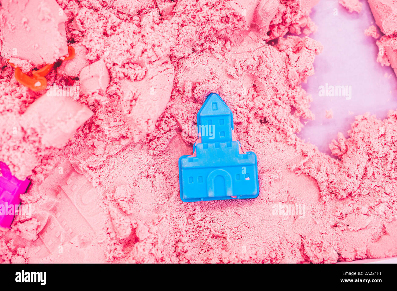 Figures from the pink kinetic sand The development of fine motor ...