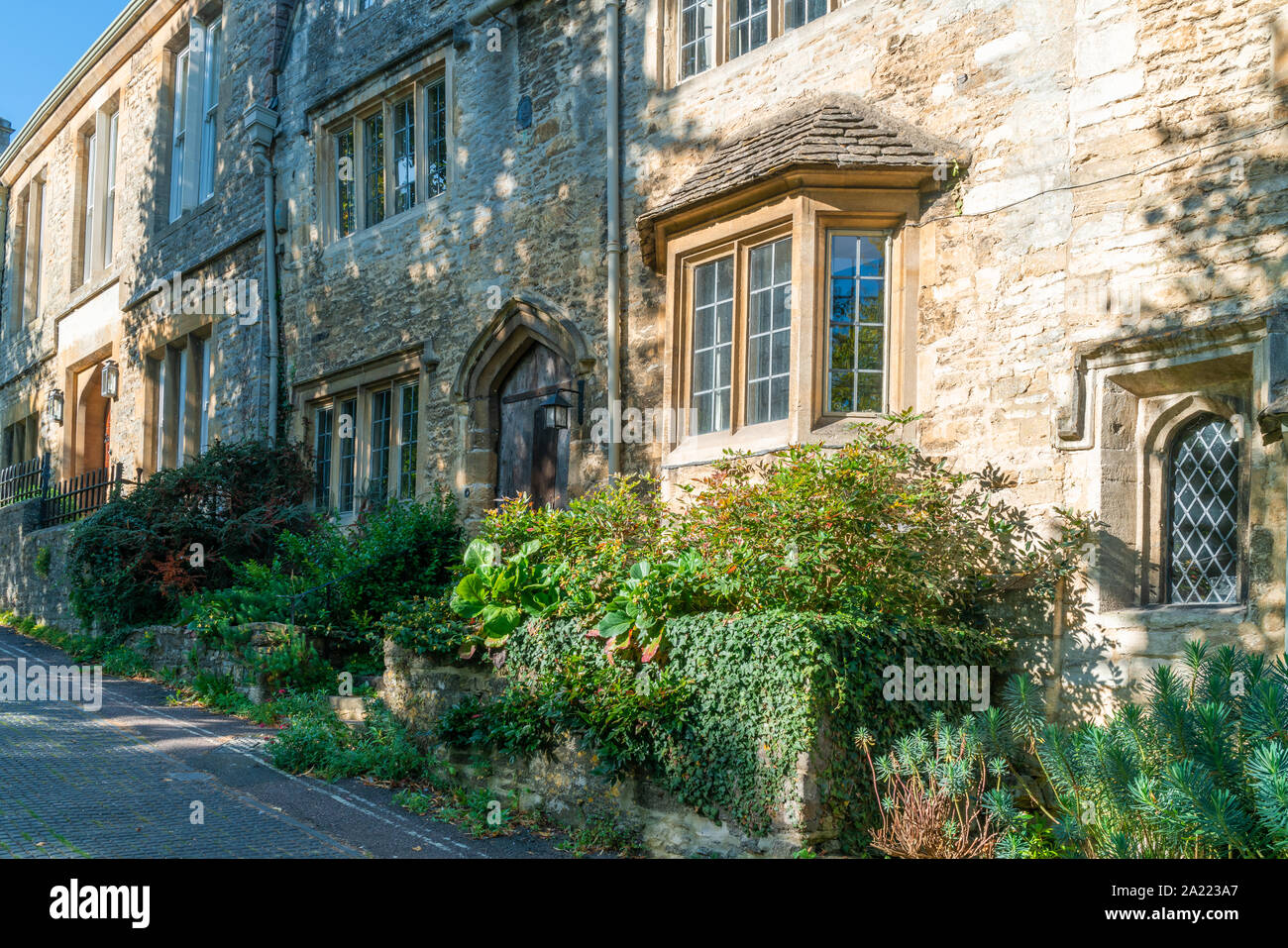 Small Stone Cottage High Resolution Stock Photography and Images - Alamy