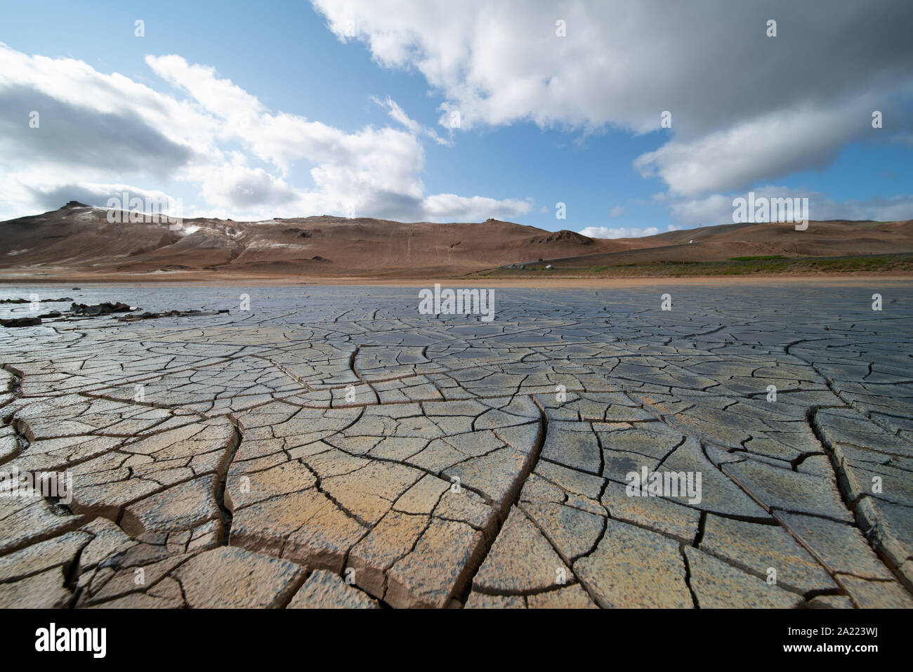 Dried land in the desert. Cracked soil crust Stock Photo - Alamy