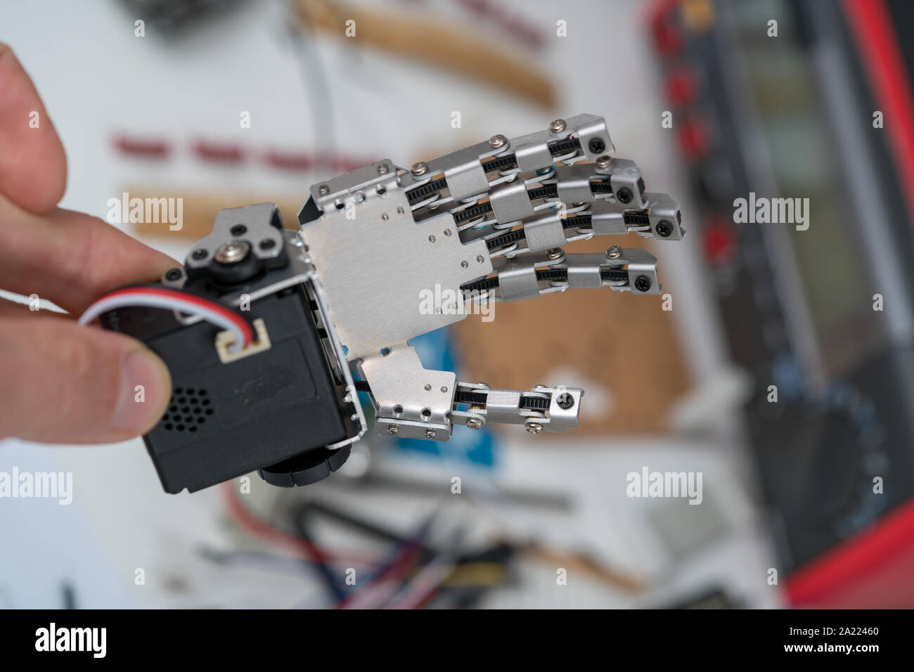 Mechanical model of human palm. Robot arm Stock Photo - Alamy