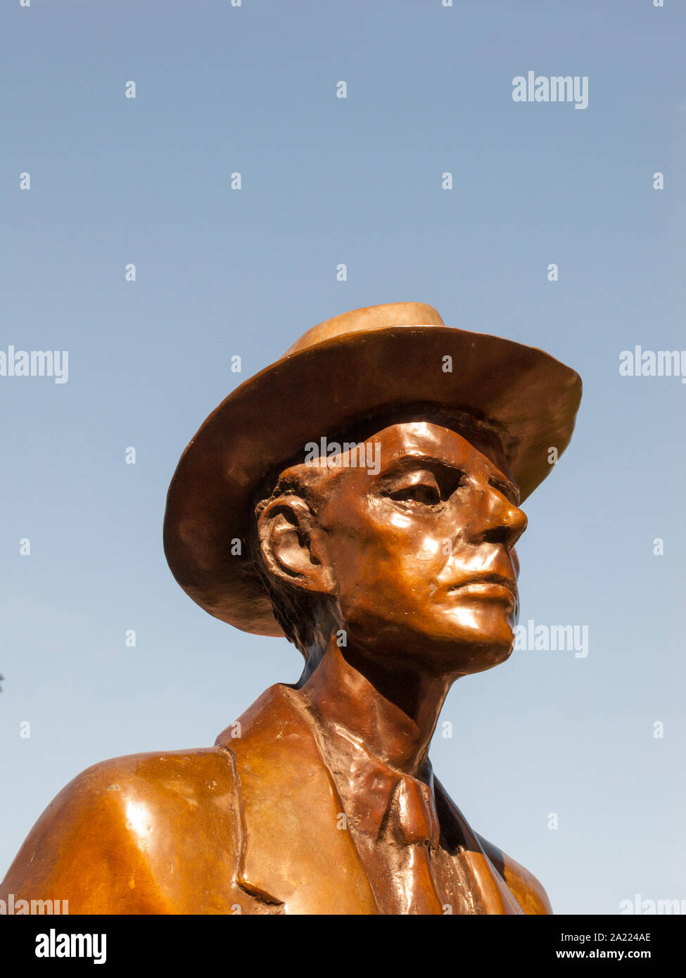 Bela bartok statue hi-res stock photography and images - Alamy