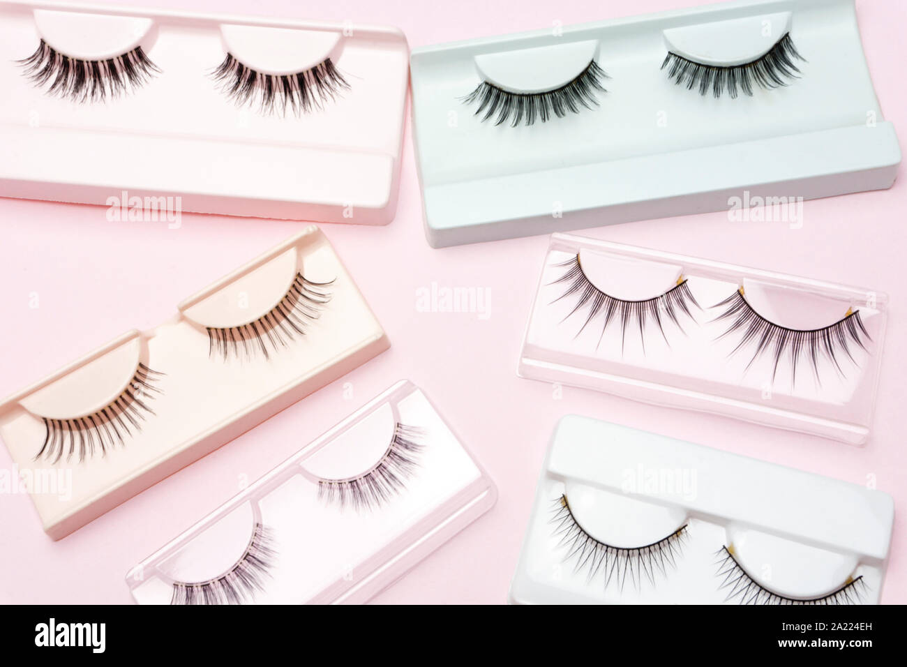 Individual false eye lashes hi-res stock photography and images - Alamy