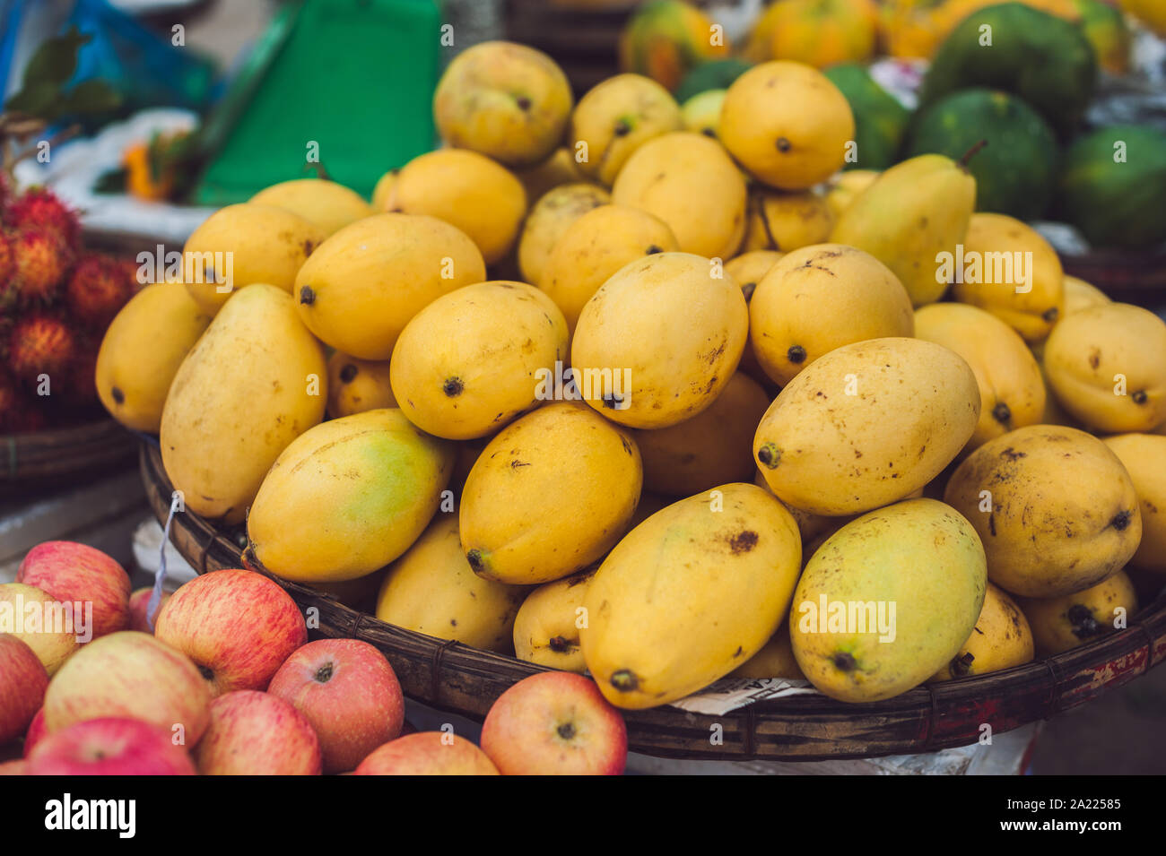 Southeast asian mangoes hi-res stock photography and images - Alamy