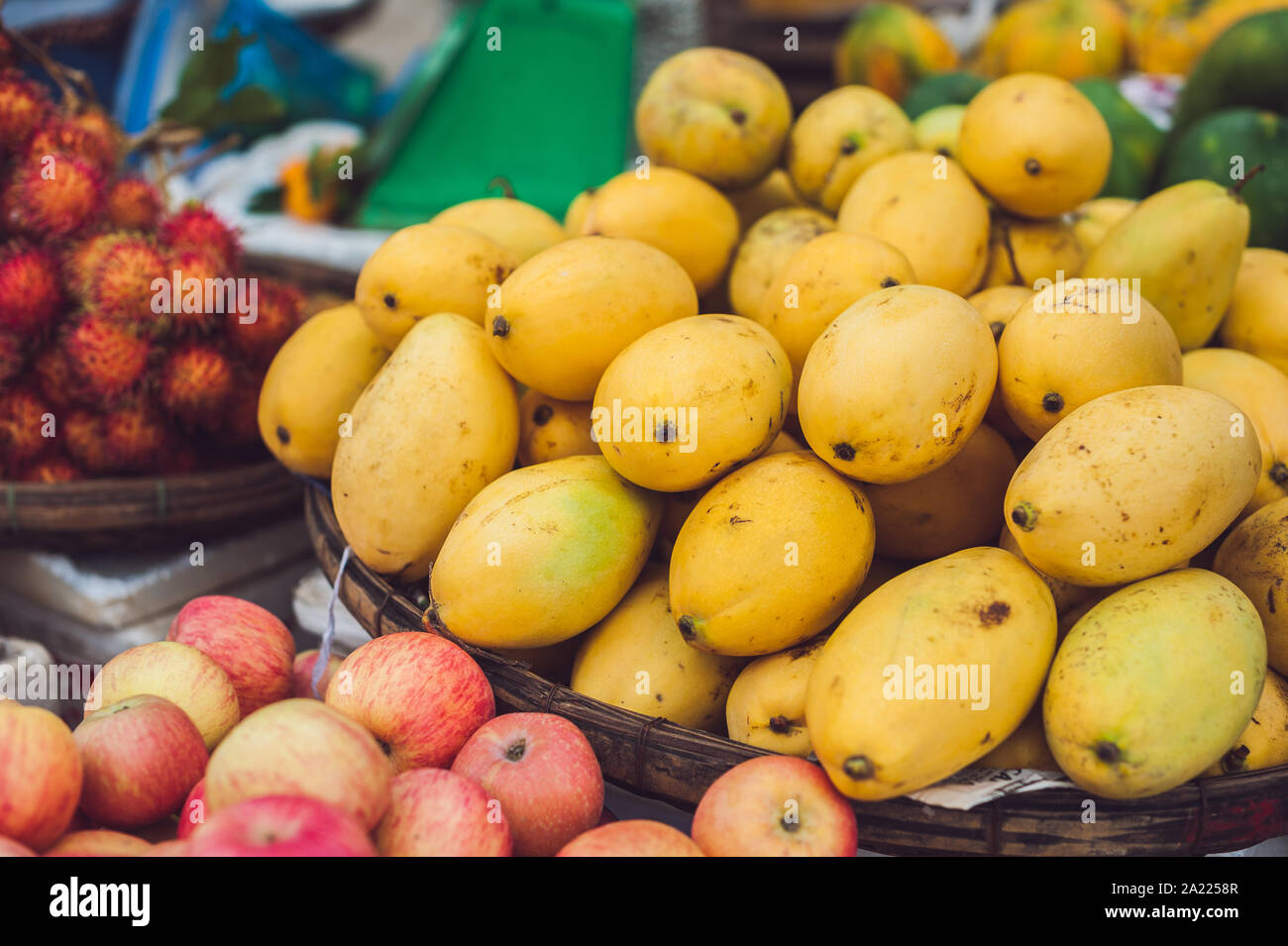 Southeast asian mangoes hi-res stock photography and images - Alamy