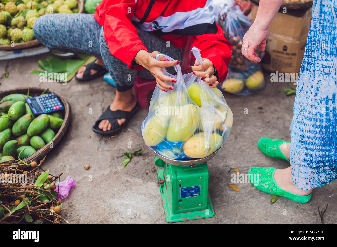 Southeast asian mangoes hi-res stock photography and images - Alamy