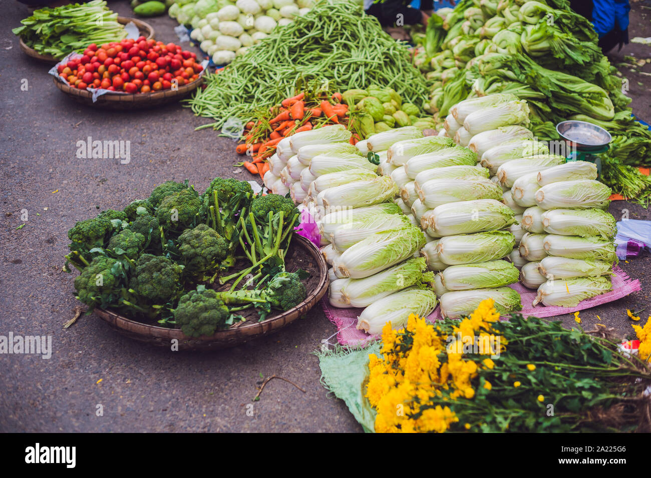 The variety of vegetables in the Vietnamese market Stock Photo - Alamy
