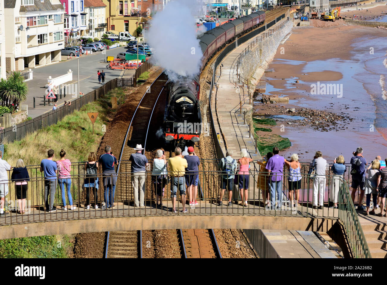 Crowd watching steam locomotive hi-res stock photography and images - Alamy