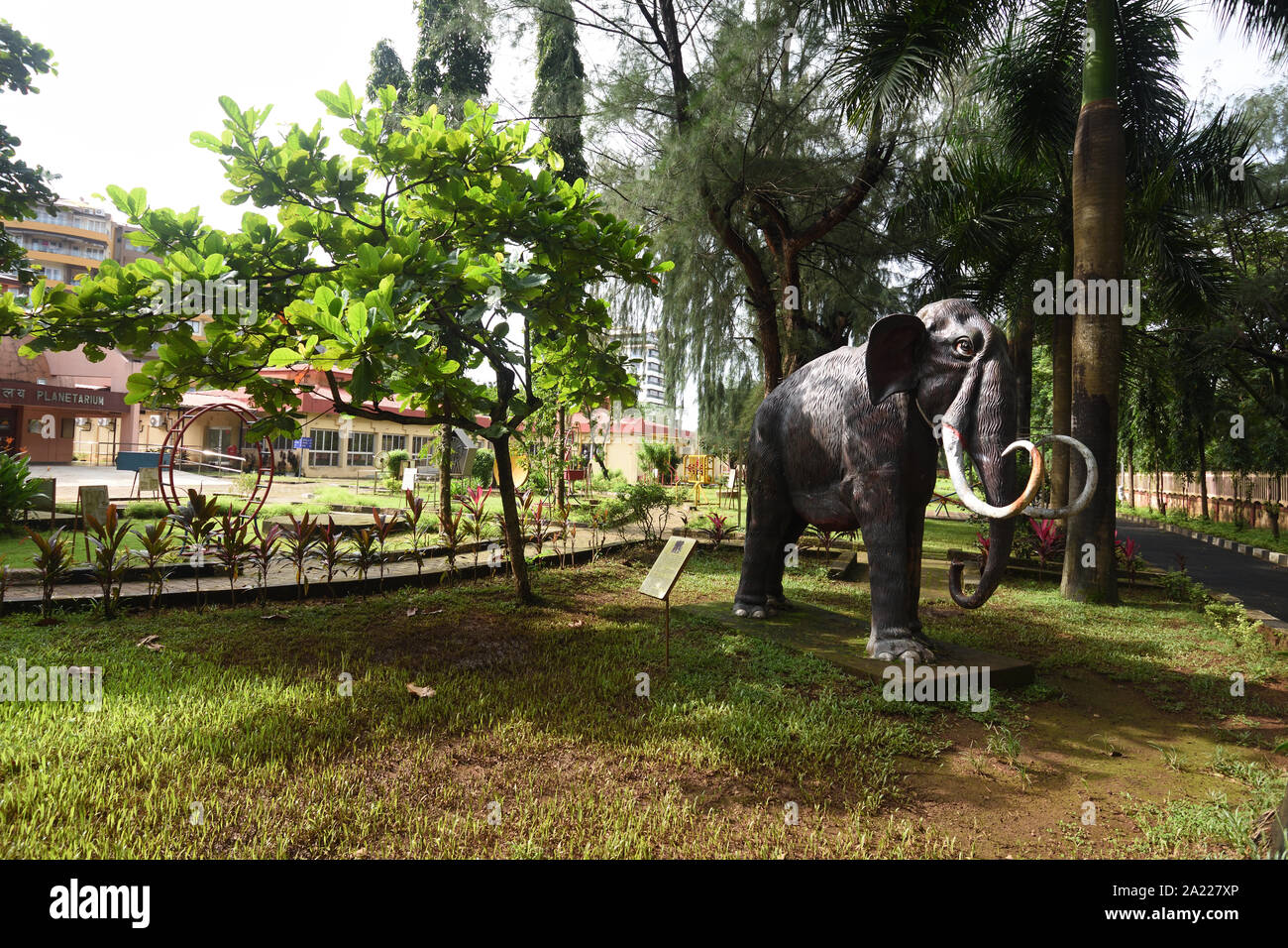 Prehistoric Eliphant - fibreglass statues at the Science Park, Goa ...