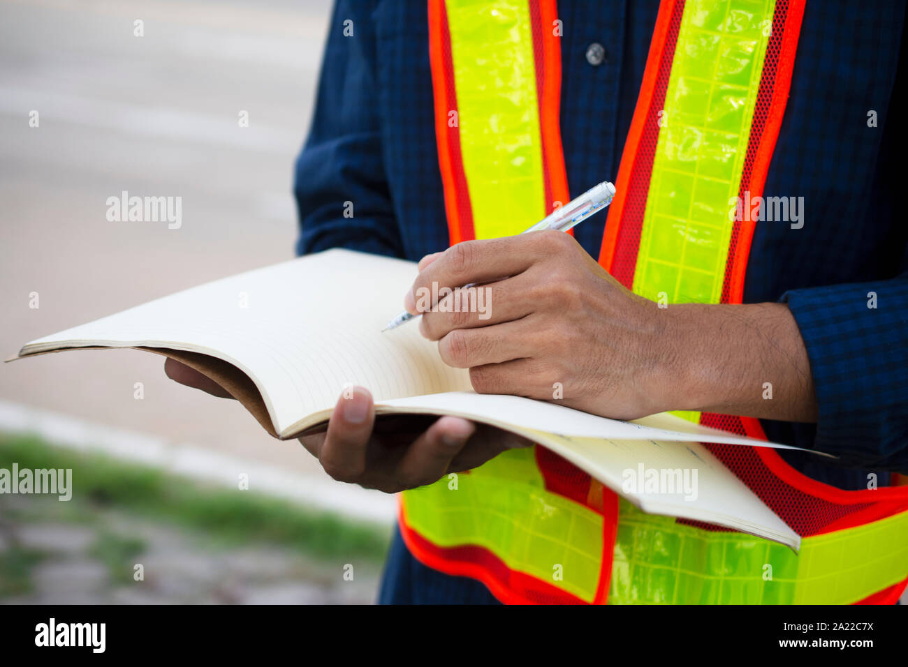 Safety checklist pen hand hi-res stock photography and images - Alamy