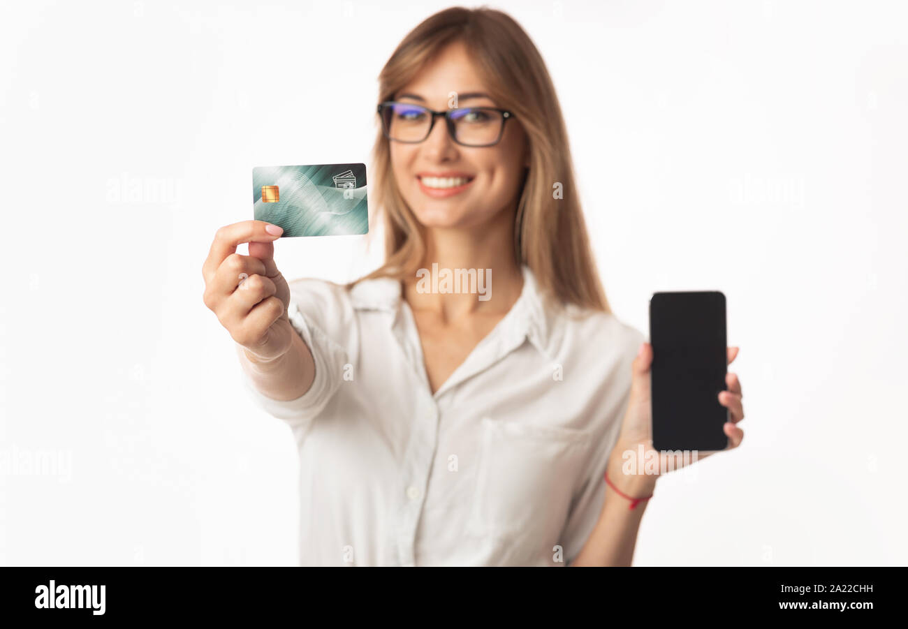 Online Banking. Smiling Business Lady Showing Smartphone And Credit ...