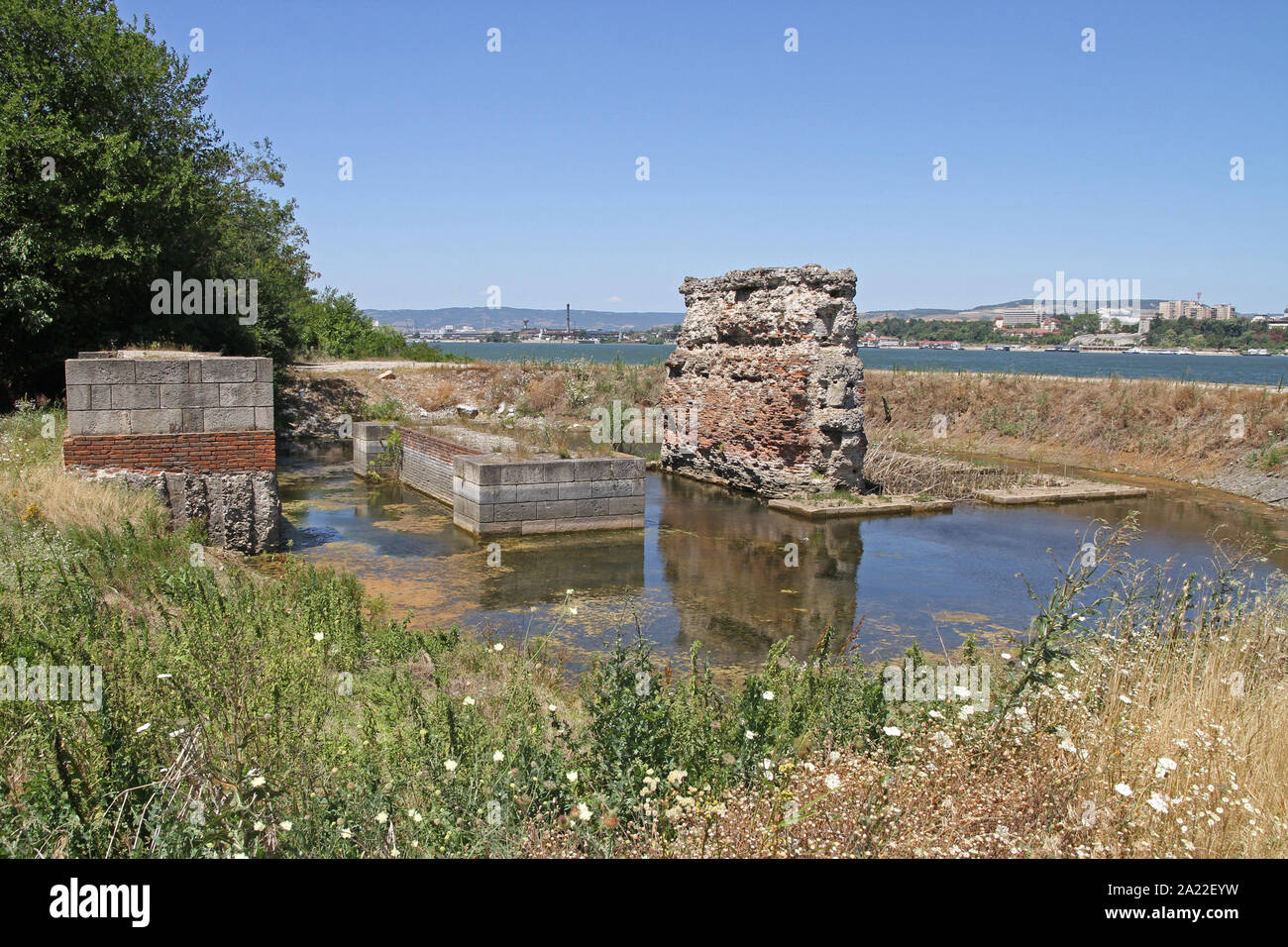 Trajan's bridge hi-res stock photography and images - Alamy