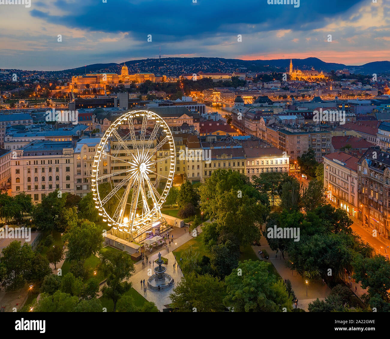 Budapest hungary erzsebet square hi-res stock photography and images ...