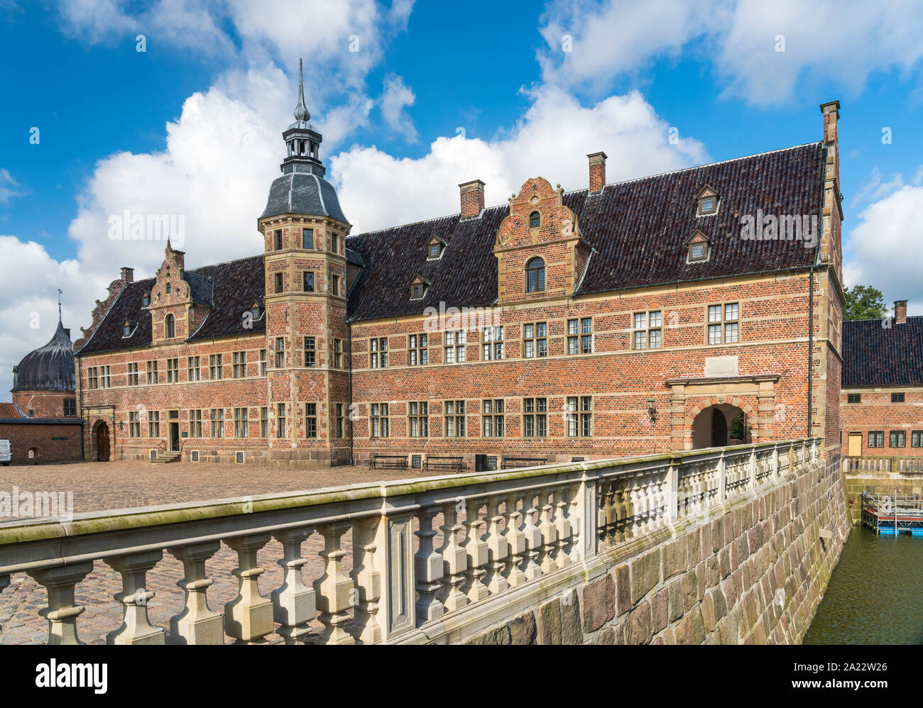 Fredericksborg castle hi-res stock photography and images - Alamy