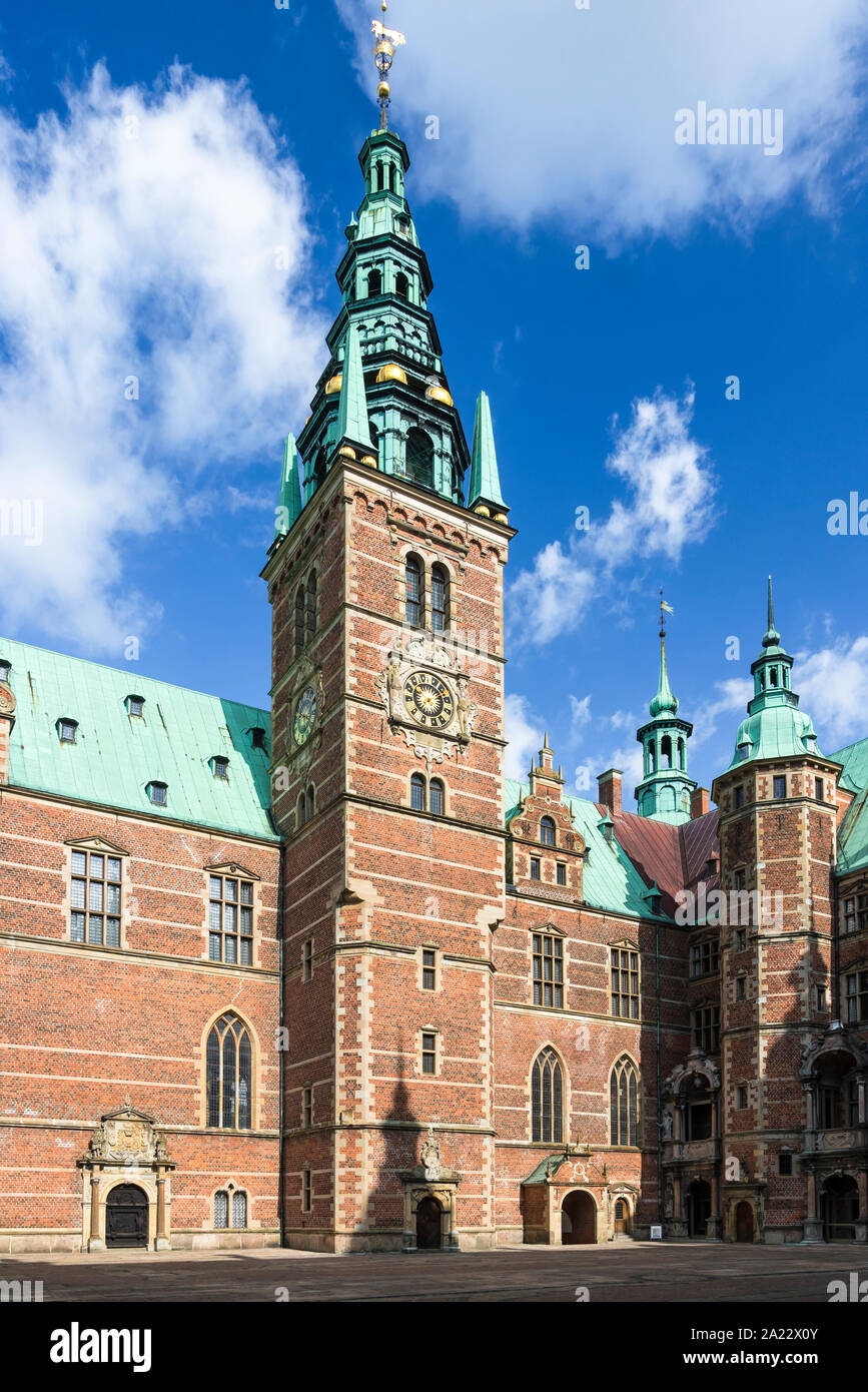 Fredericksborg castle hi-res stock photography and images - Alamy