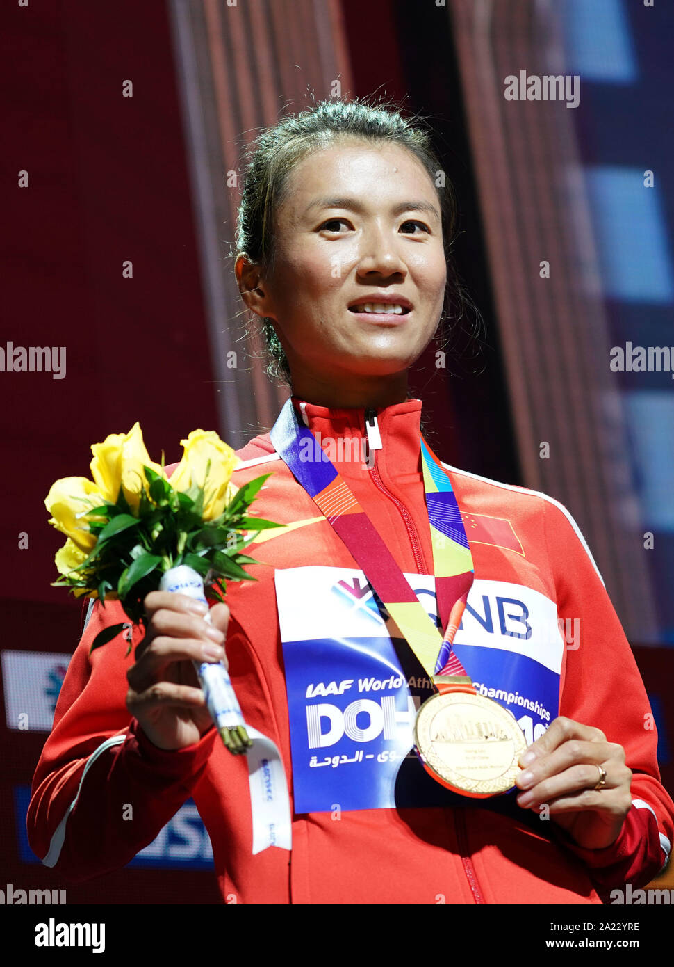 (190930) -- DOHA, Sept. 30, 2019 (Xinhua) -- Gold medalist Liu Hong of ...