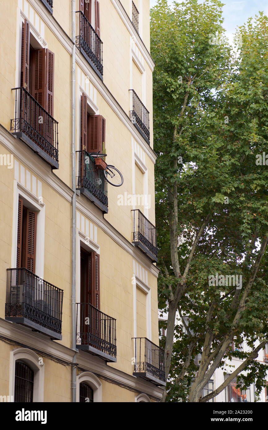 Second floor window hi-res stock photography and images - Alamy