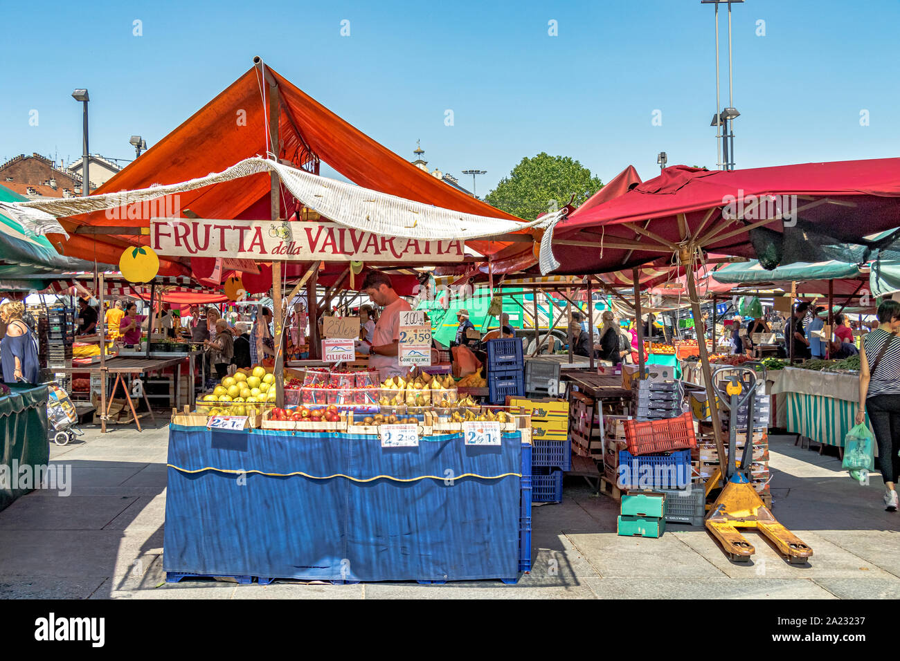 Porta palazzo hi-res stock photography and images - Alamy