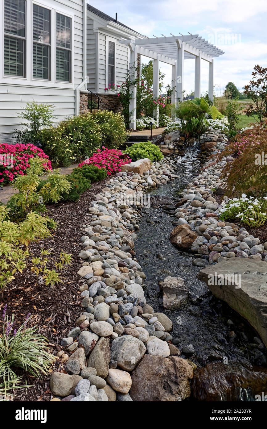 Running water and stones hi-res stock photography and images - Alamy
