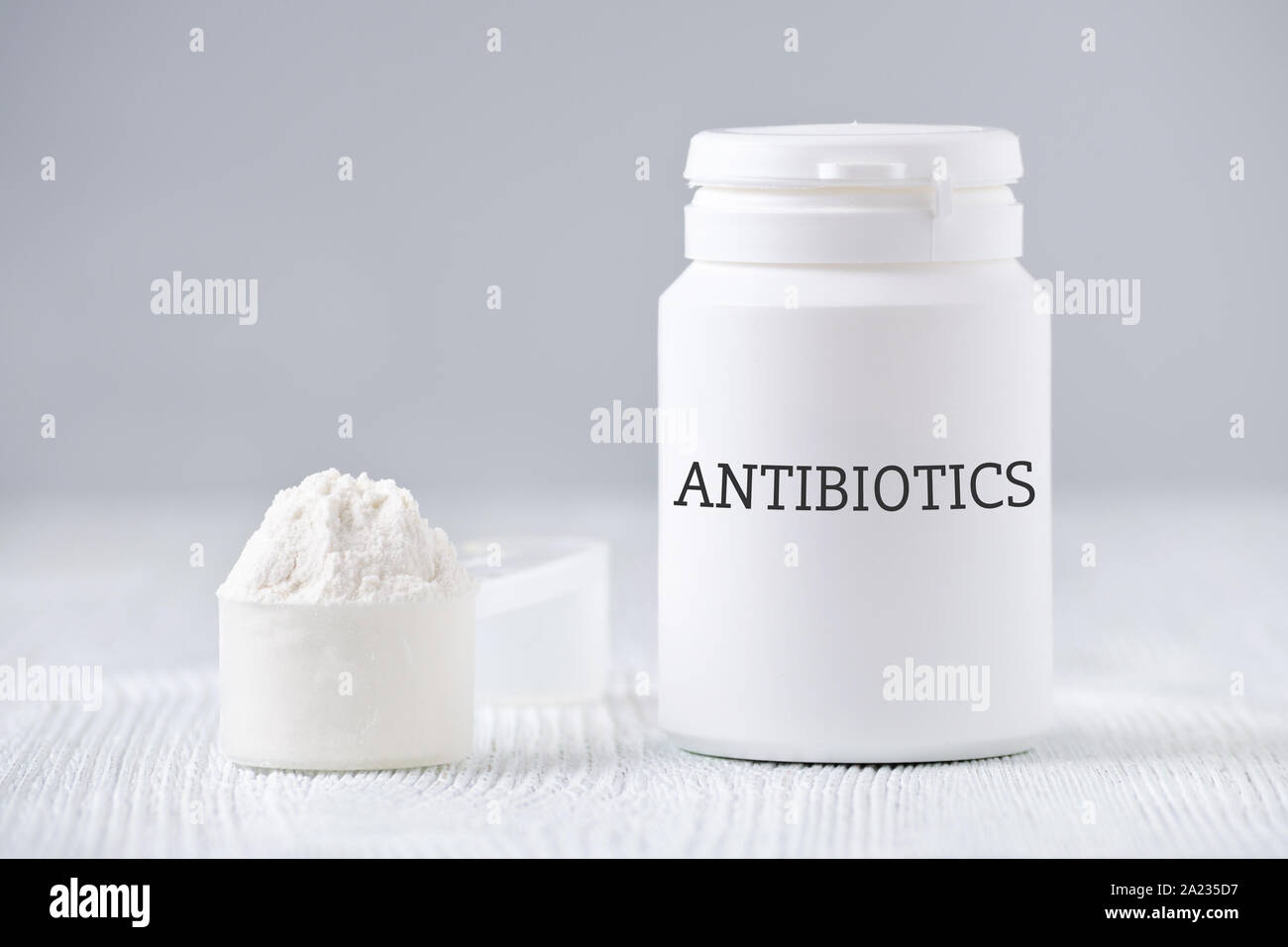 Antibiotics injection hi-res stock photography and images - Alamy