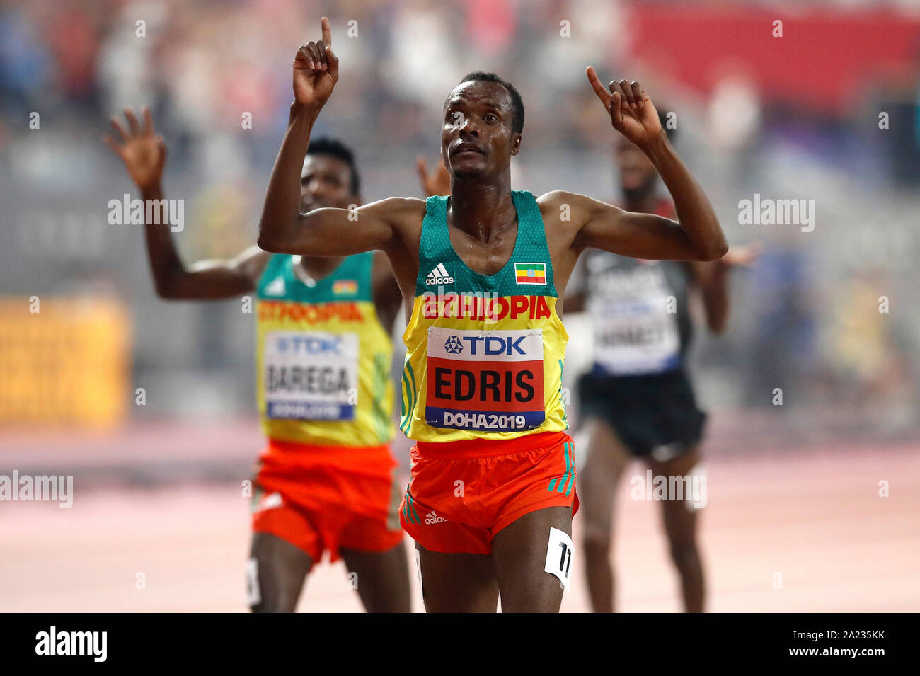 Ethiopia's Muktar Edris crosses the finish line to win the men's 5000 ...